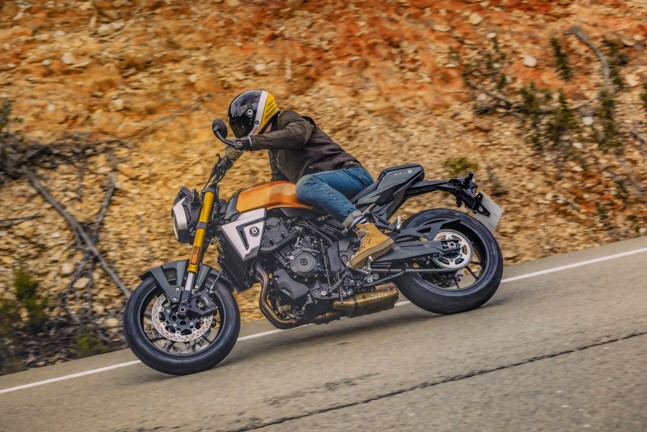 Suzuki Luncurkan Retro Modern GSX-8T dan GSX-8TT Harga Rp 186 Jutaan